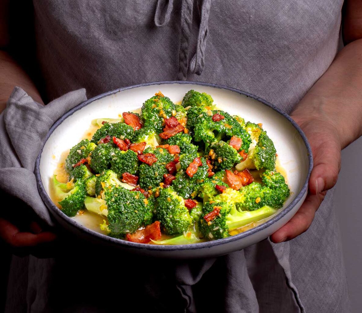 Broccoli With Garlic Sauce & Bacon - Cooking With Lei